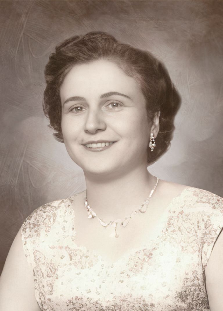 Helen Vlahos - Urgel Bourgie